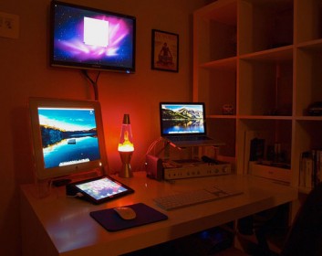45 Well Decorated and Inspiring Workstations of Mac Users - Designbeep