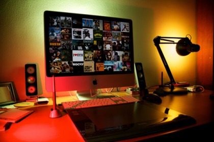 Showcase of Inspiring Mac/Pc Workstations with Brilliant Lighting ...