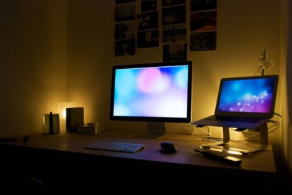 Showcase of Inspiring Mac/Pc Workstations with Brilliant Lighting ...