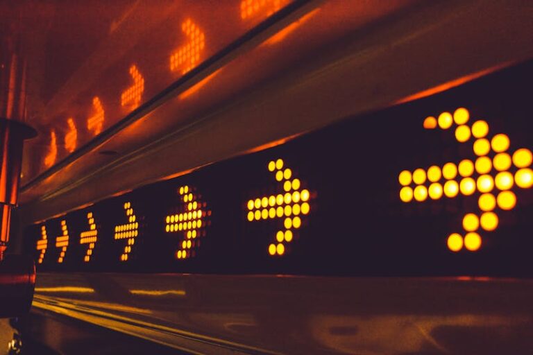 200+ FREE Photoshop Arrow Brushes For Your Designs 2025 - Designbeep